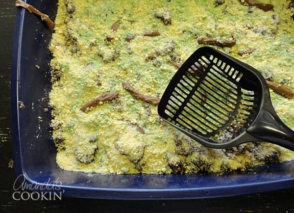 Kitty Litter Cake Recipe: Gross Halloween Party Food