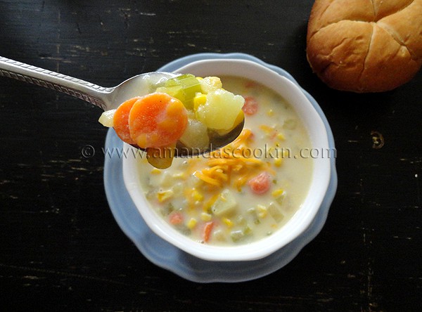 Simple Corn Chowder - Amanda's Cookin'