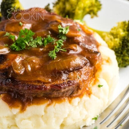 Oven Swiss Steak Recipe - Amanda's Cookin'