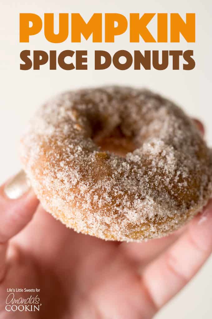 Pumpkin Spice Donuts: enjoy them with coffee or tea on an Autumn day!