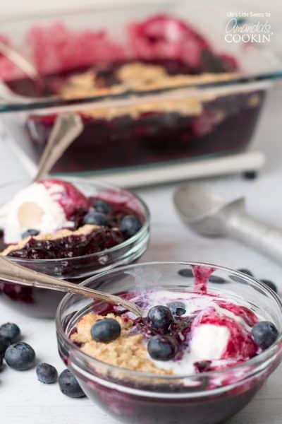Blueberry Cobbler: a delicious classic blueberry cobbler recipe