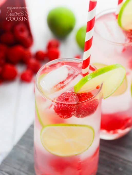 Raspberry Gin Rickey: delicious and refreshing raspberry summer cocktail
