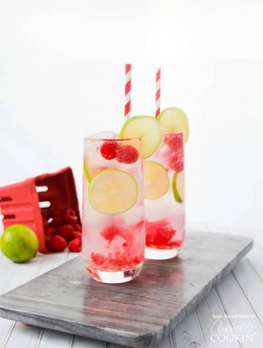 Raspberry Gin Rickey: delicious and refreshing raspberry summer cocktail