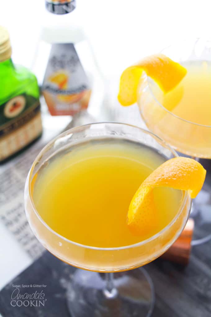 Sidecar Cocktail: a citrusy, slightly sour cocktail recipe