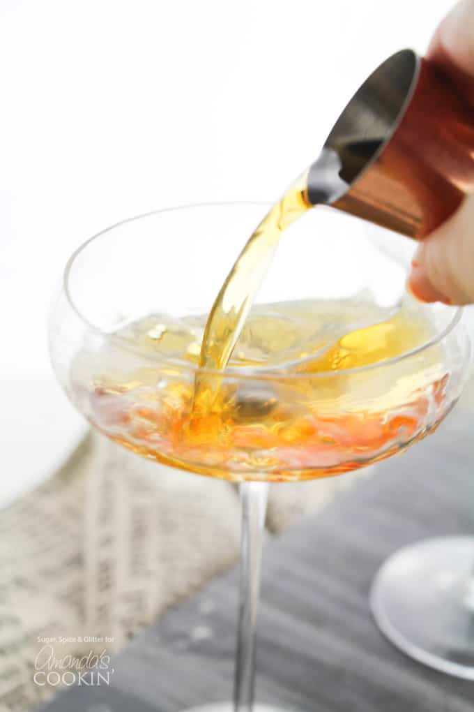 Sidecar Cocktail: a citrusy, slightly sour cocktail recipe