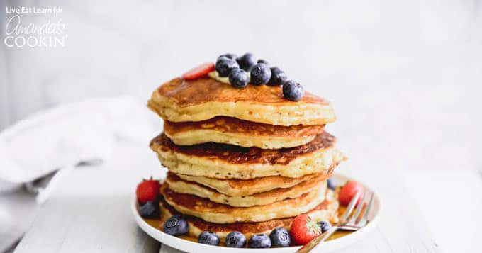 Classic Buttermilk Pancakes: fluffy homemade pancakes