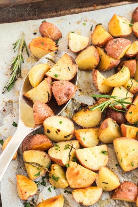 Roasted Potatoes Recipe - Amanda's Cookin' - Side Dishes
