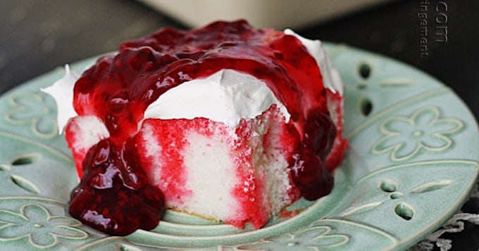 Raspberry Dream Poke Cake: a summer raspberry dream cake!