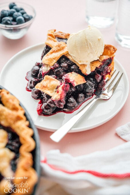 Blueberry Pie Recipe - Amanda's Cookin' - Pies & Tarts