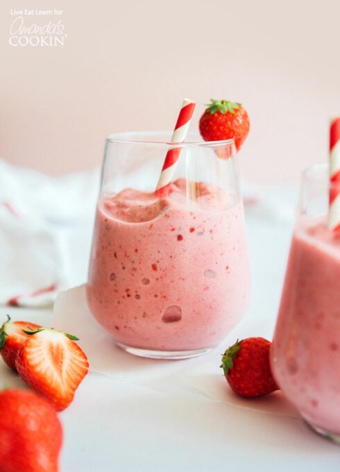 Strawberry Smoothie Recipe - Amanda's Cookin' - Smoothies