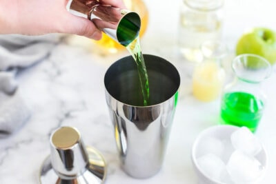 Appletini Cocktail Recipe - Amanda's Cookin' - Cocktails