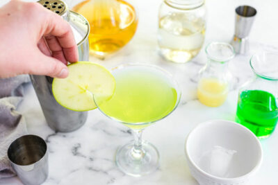 Appletini Cocktail Recipe - Amanda's Cookin' - Cocktails