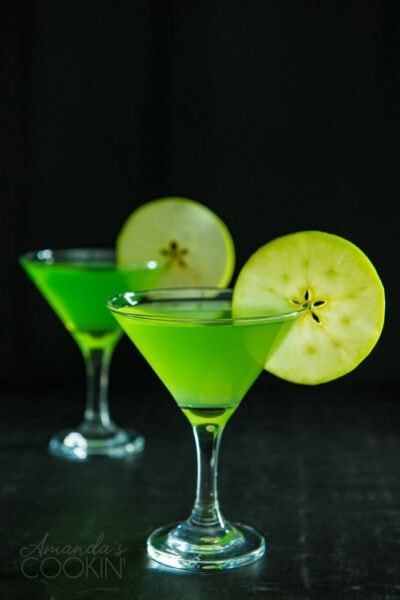 Appletini Cocktail Recipe - Amanda's Cookin' - Cocktails