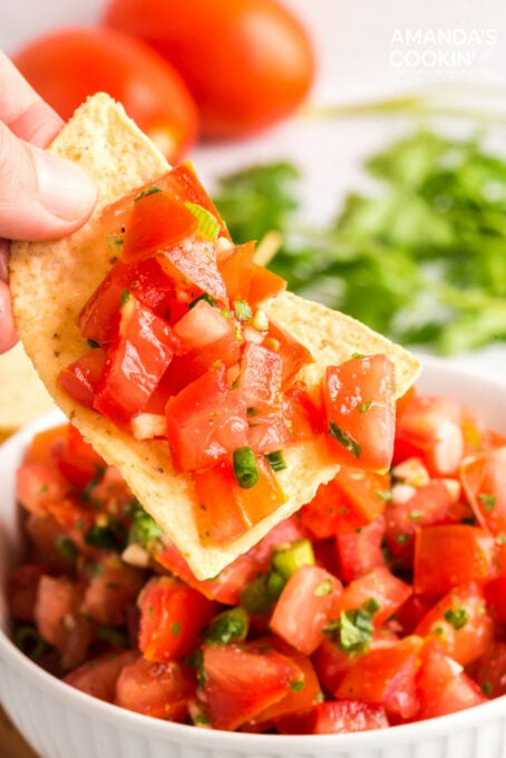 Salsa Fresca Recipe - Amanda's Cookin' - Dips & Spreads