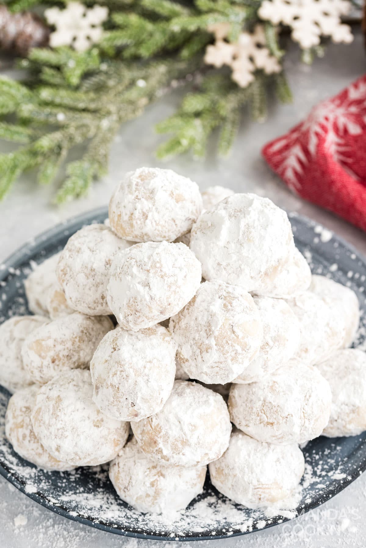 Snowball Cookies - Amanda's Cookin' - Christmas Cookies