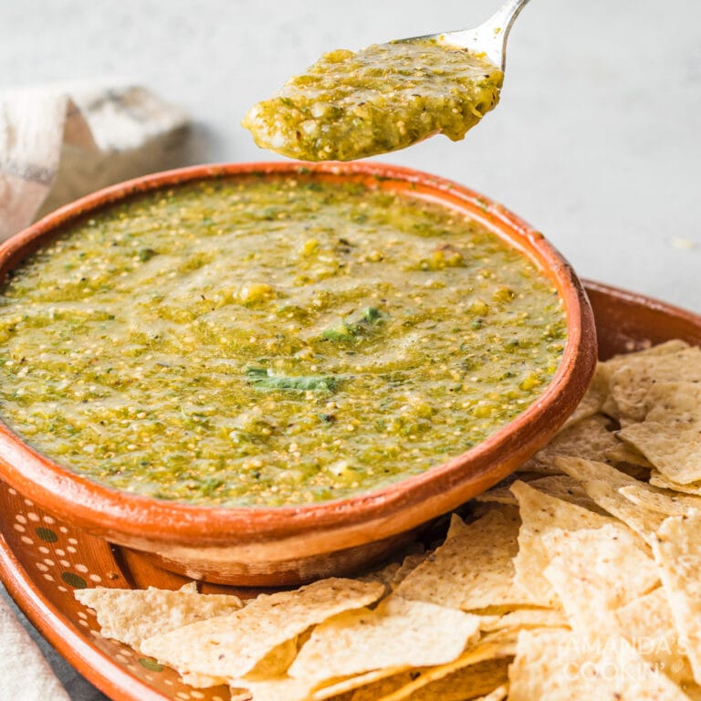 Salsa Verde (Green Salsa) - Amanda's Cookin' - Dips & Spreads