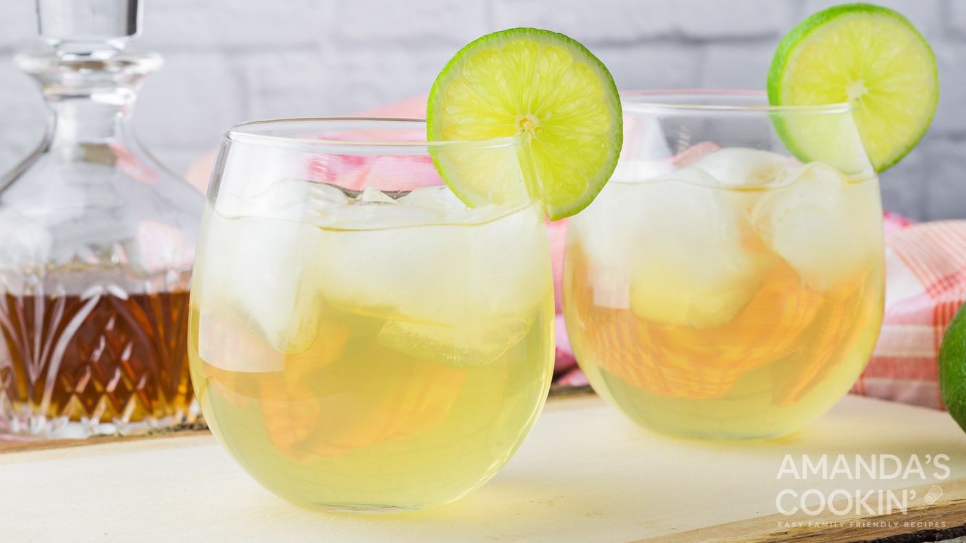 How to Make Spiked Limeade - Amanda's Cookin'