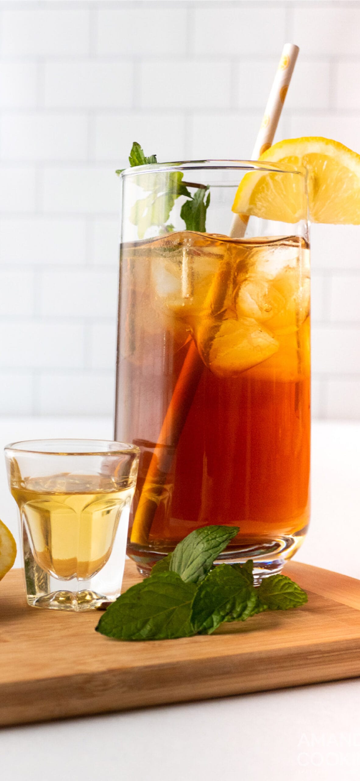 Iced Tea Cocktail - Amanda's Cookin' - Cocktails