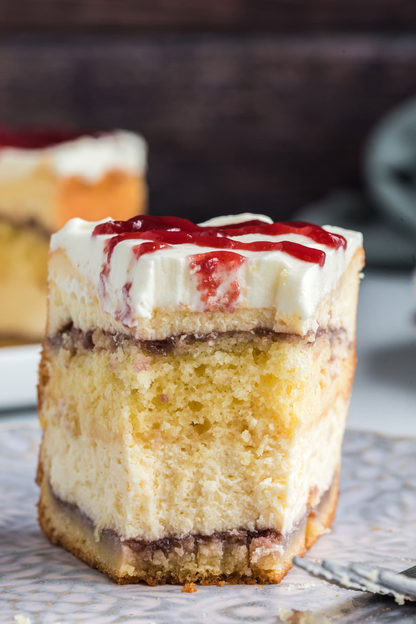 English Trifle Cheesecake - Amanda's Cookin' - Cheesecakes