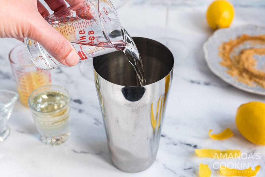 Lemon Drop Cocktail Recipe - Amanda's Cookin'