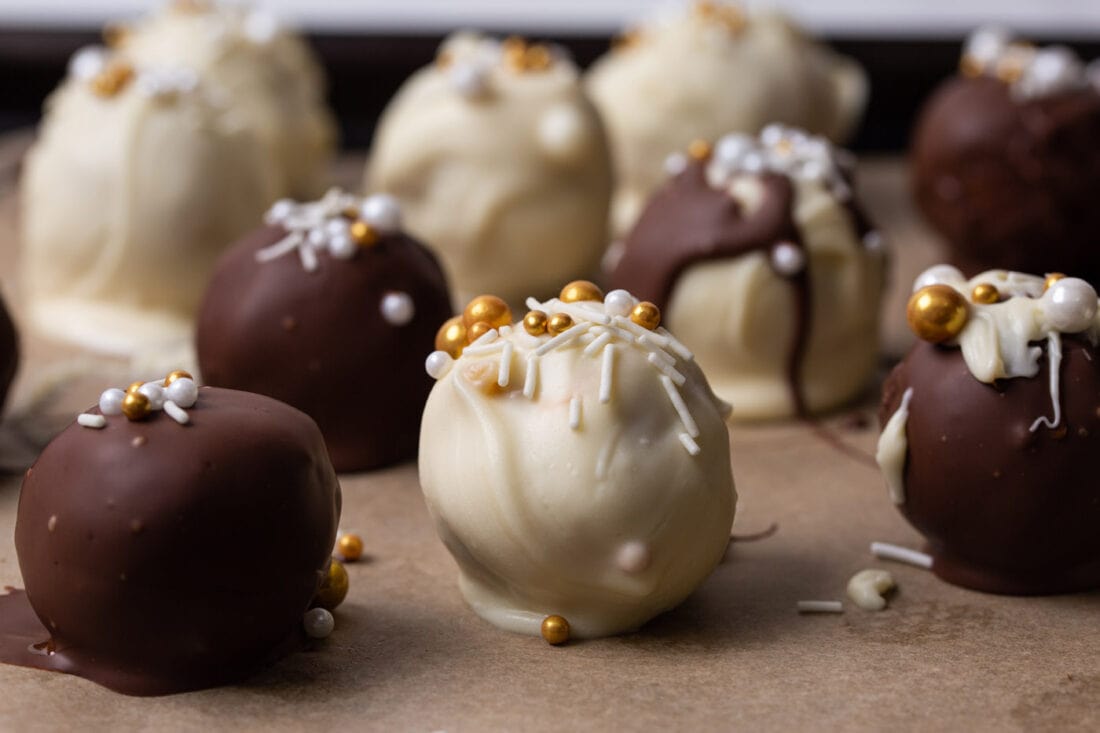 Cake Balls - Amanda's Cookin' - Cake & Cupcakes