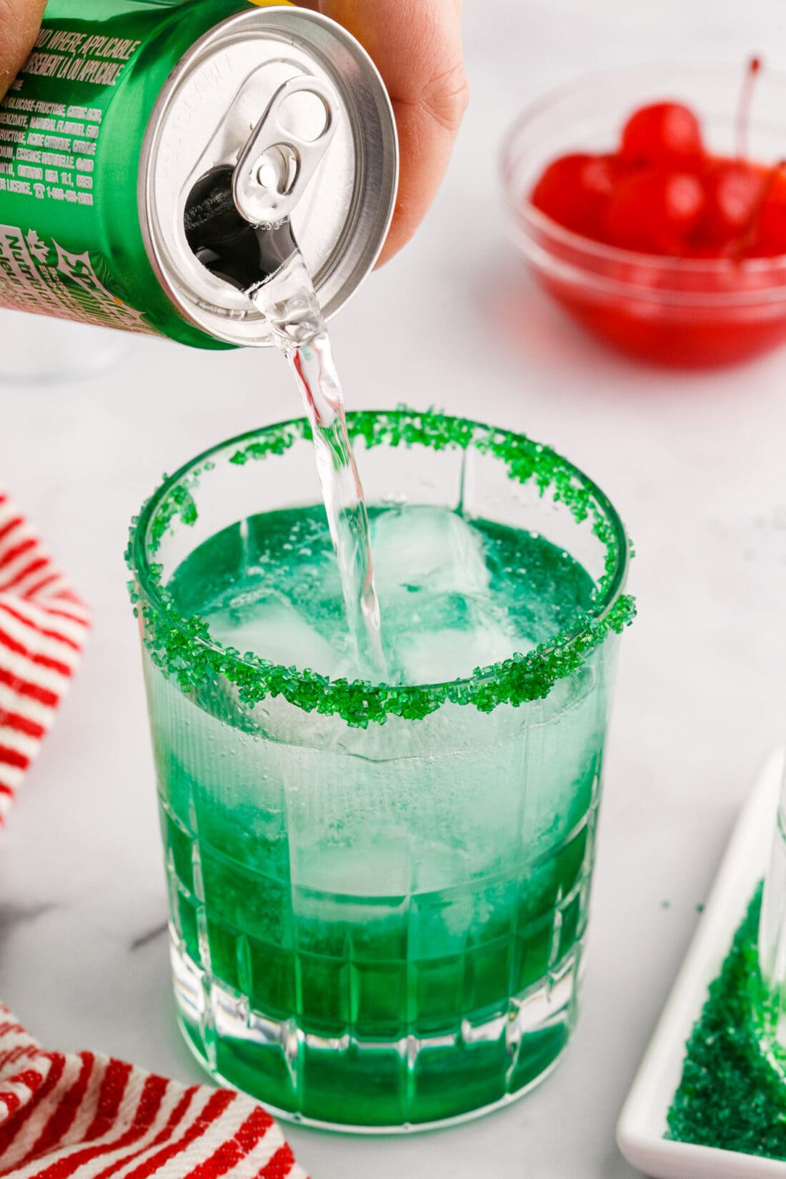 Grinch Cocktail - Amanda's Cookin' - Cocktails