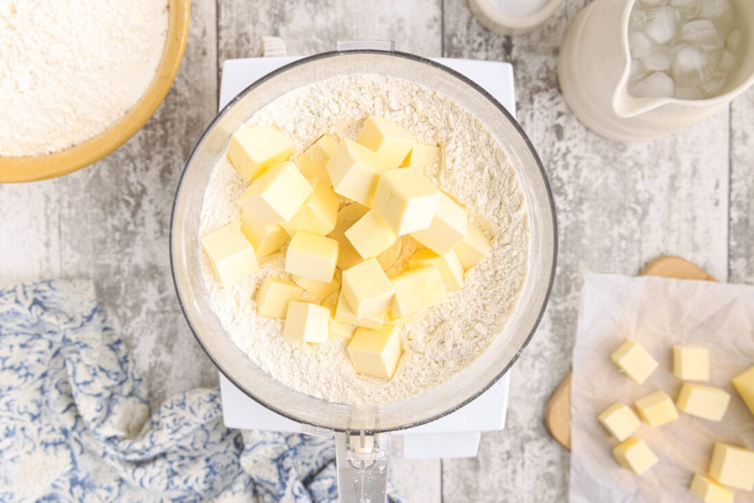 How to Make Pie Crust - Amanda's Cookin' - Pies & Tarts