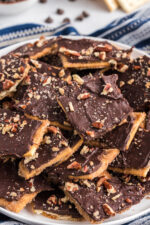 Saltine Toffee: easy toffee candy recipe from crackers