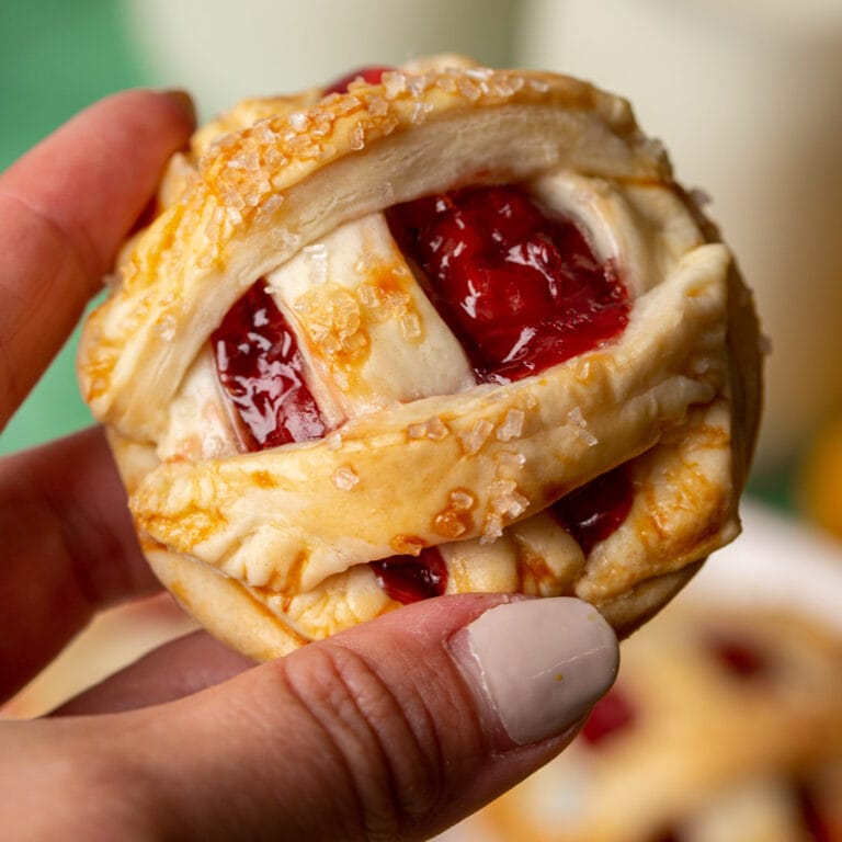 Delicious Recipes & Easy Desserts - Amanda's Cookin'