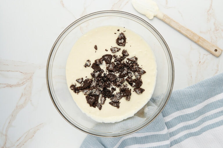 Instant Pot Oreo Cheesecake - Amanda's Cookin' - Cheesecakes