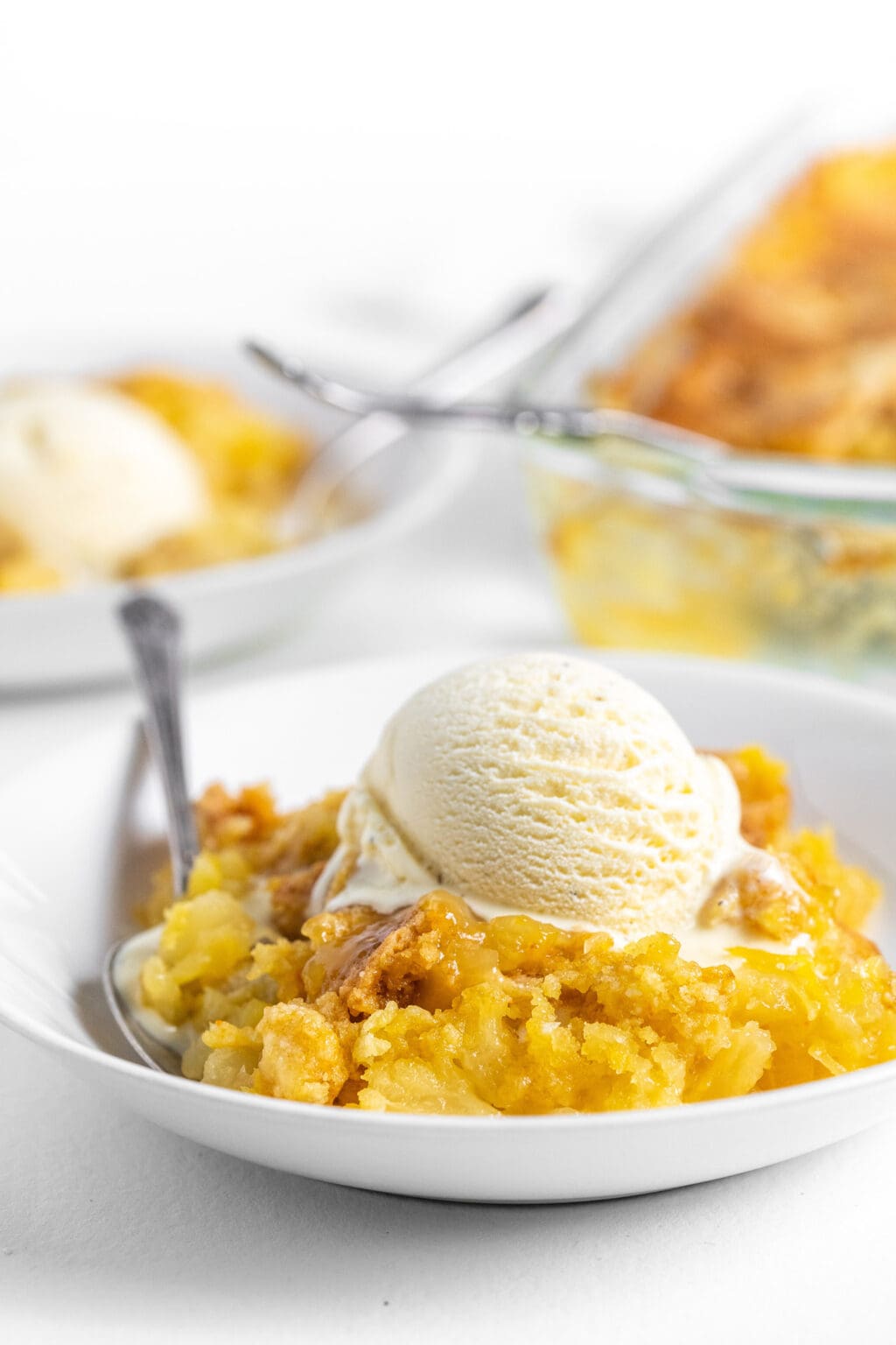 Pineapple Dump Cake - Amanda's Cookin' - Cake & Cupcakes