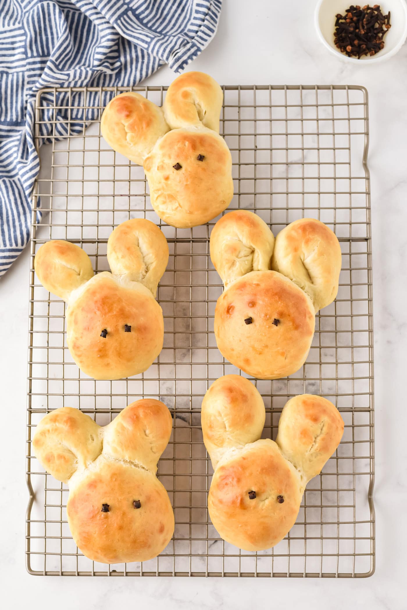 Bunny Rolls - Amanda's Cookin' - Biscuits & Rolls