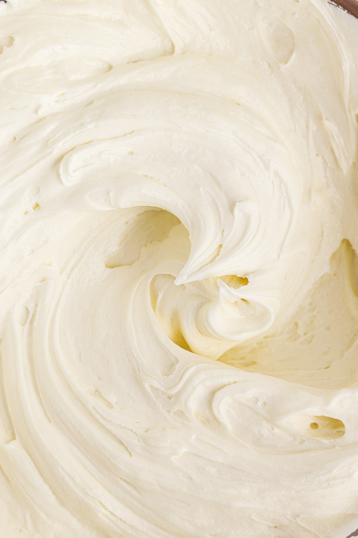 Buttercream Frosting - Amanda's Cookin' - Cake & Cupcakes