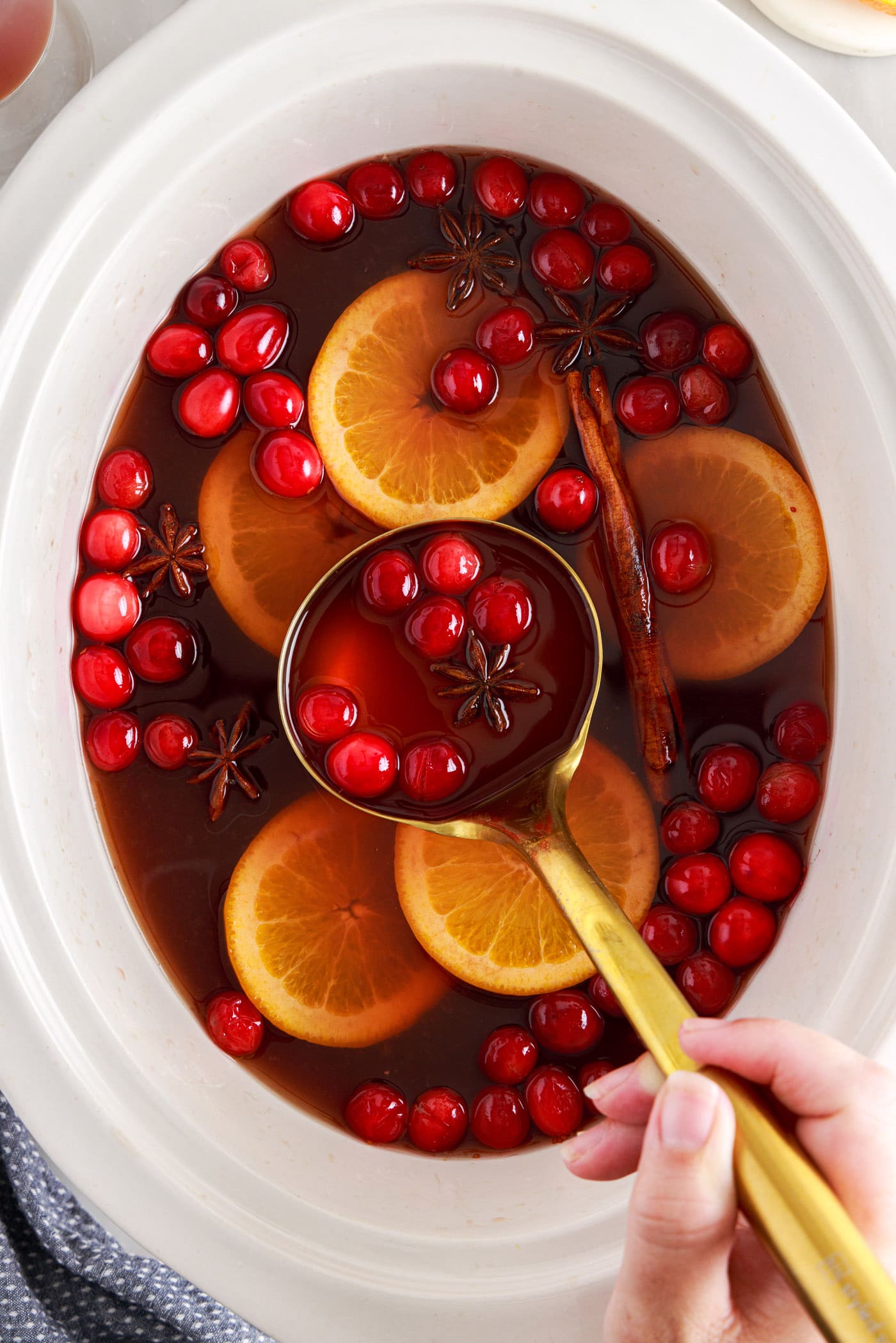 Hot Cranberry Punch - Amanda's Cookin' - Drinks