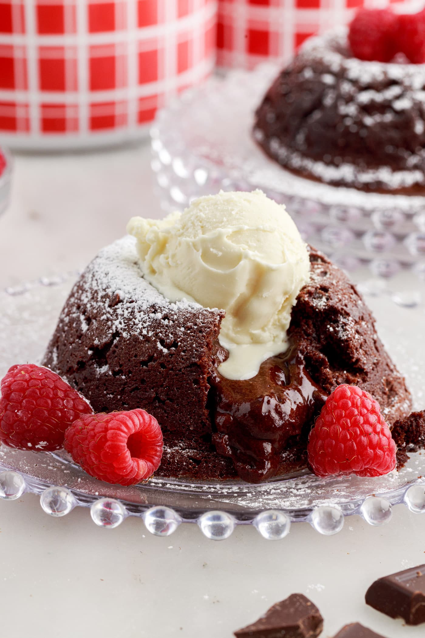 Lava Cake - Amanda's Cookin' - Cake & Cupcakes