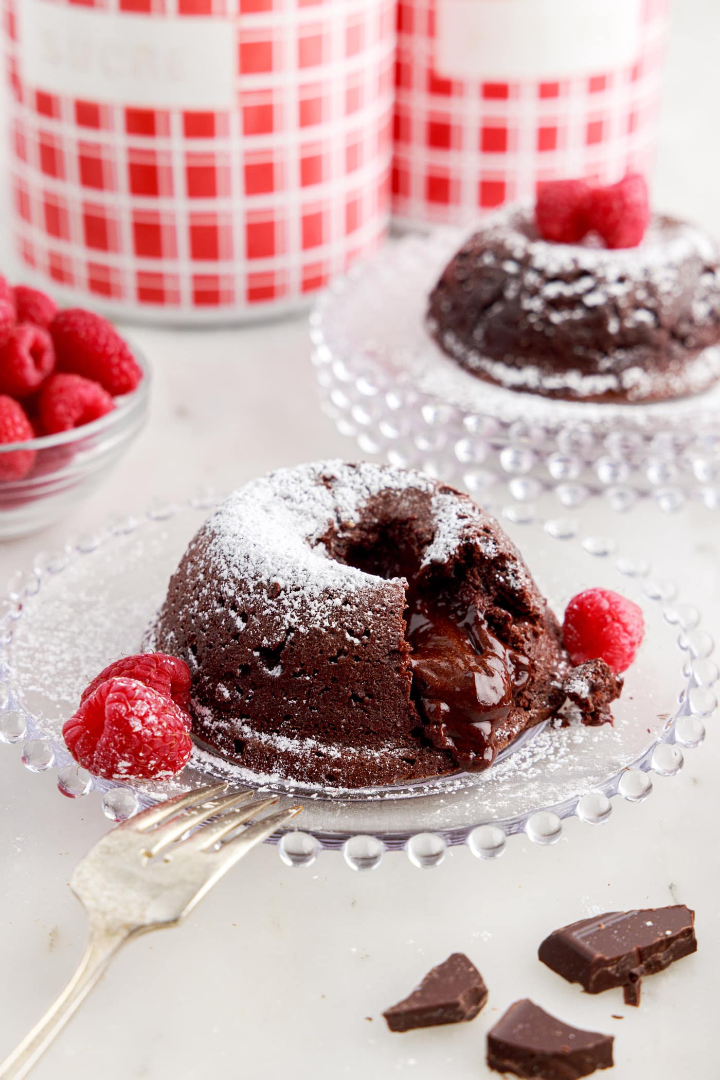 Lava Cake - Amanda's Cookin' - Cake & Cupcakes