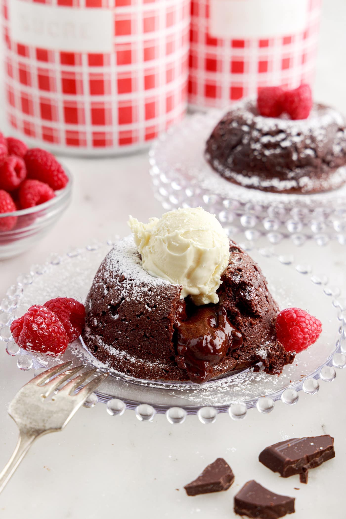 Lava Cake - Amanda's Cookin' - Cake & Cupcakes