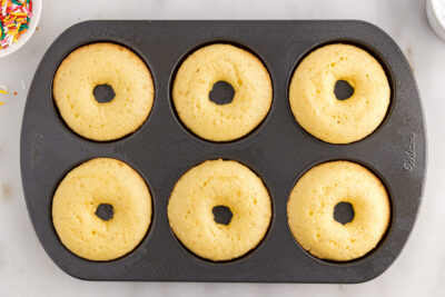 Cake Mix Donuts - Amanda's Cookin' - Bagels & Doughnuts
