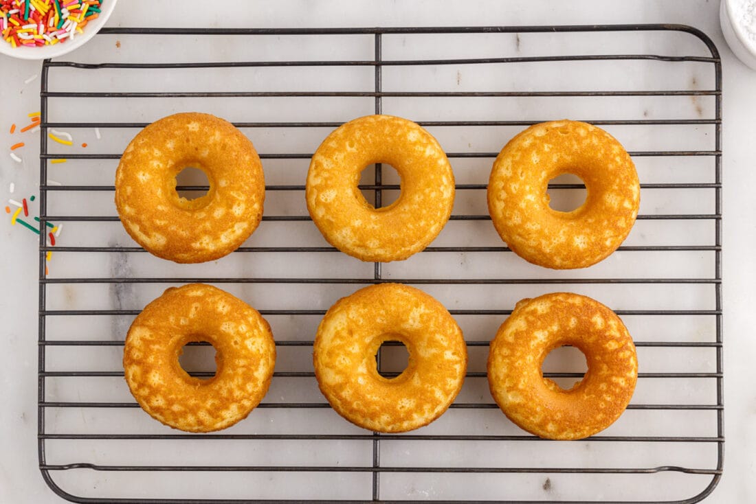 Cake Mix Donuts - Amanda's Cookin' - Bagels & Doughnuts