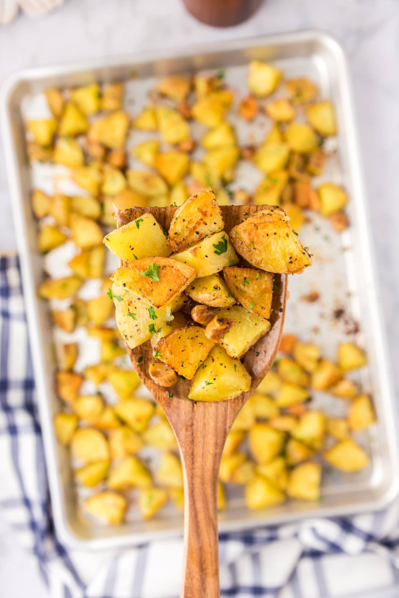 Garlic Roasted Potatoes - Amanda's Cookin' - Vegetables