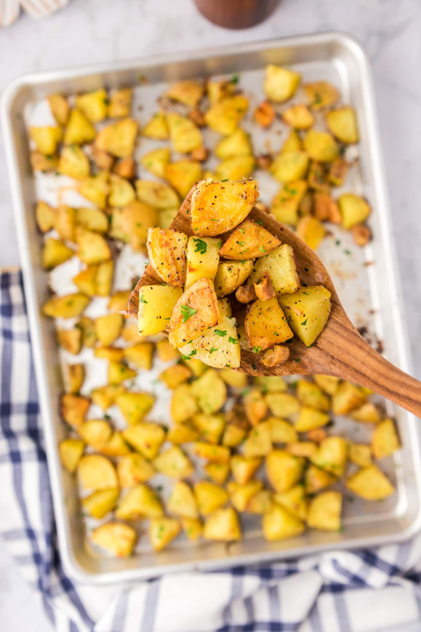 Garlic Roasted Potatoes - Amanda's Cookin' - Vegetables