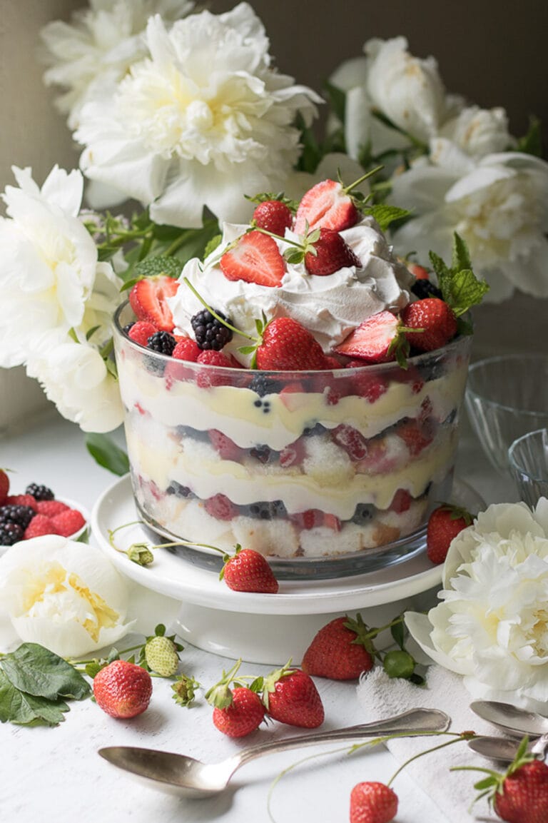 Berry Trifle: a no-bake mixed berry summer dessert
