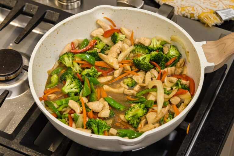 Honey Garlic Chicken Stir Fry - Amanda's Cookin' - Chicken & Poultry