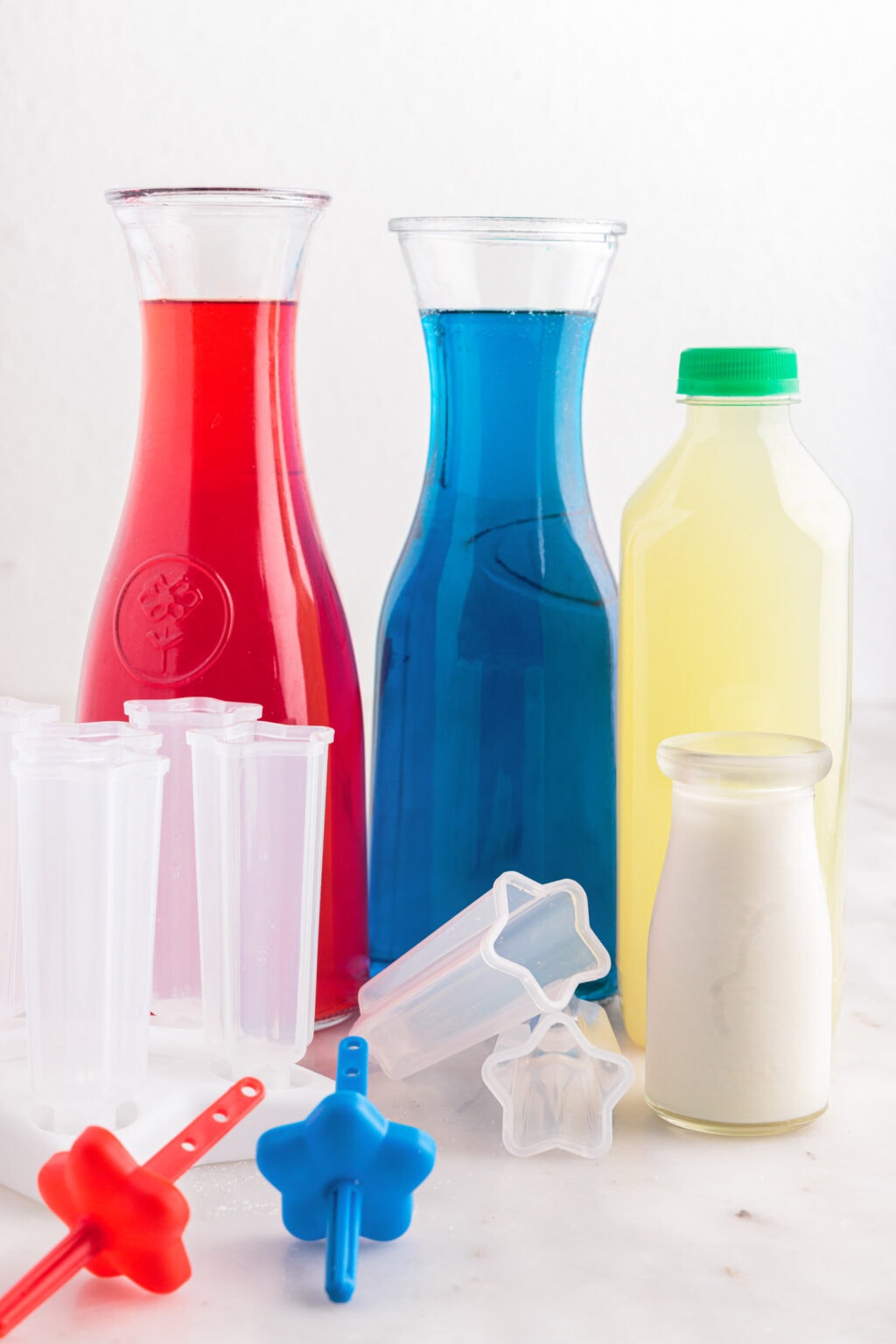 Patriotic Bomb Pops - Amanda's Cookin' - Ice Cream & Frozen Treats