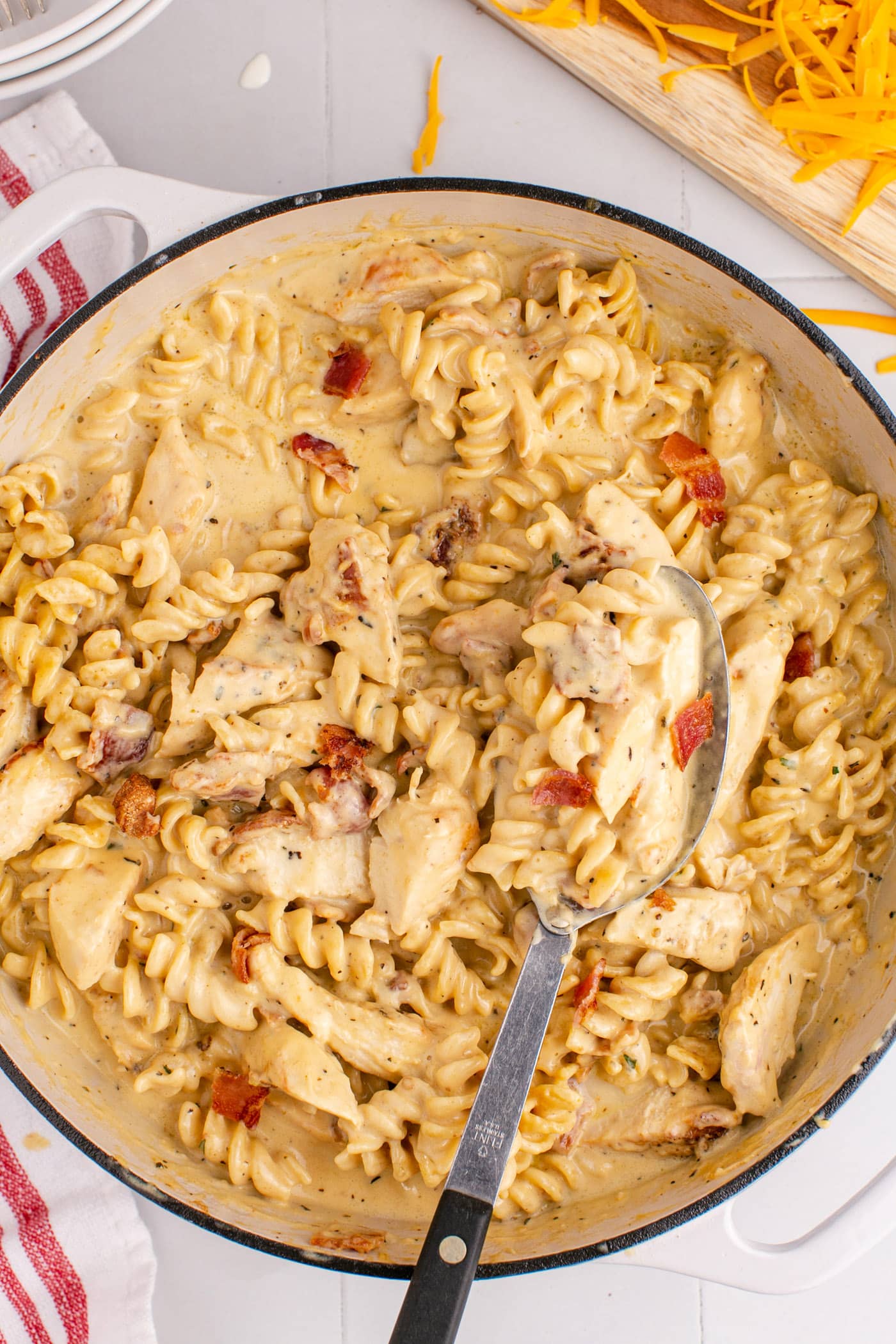 Chicken Bacon Ranch Pasta - Amanda's Cookin'