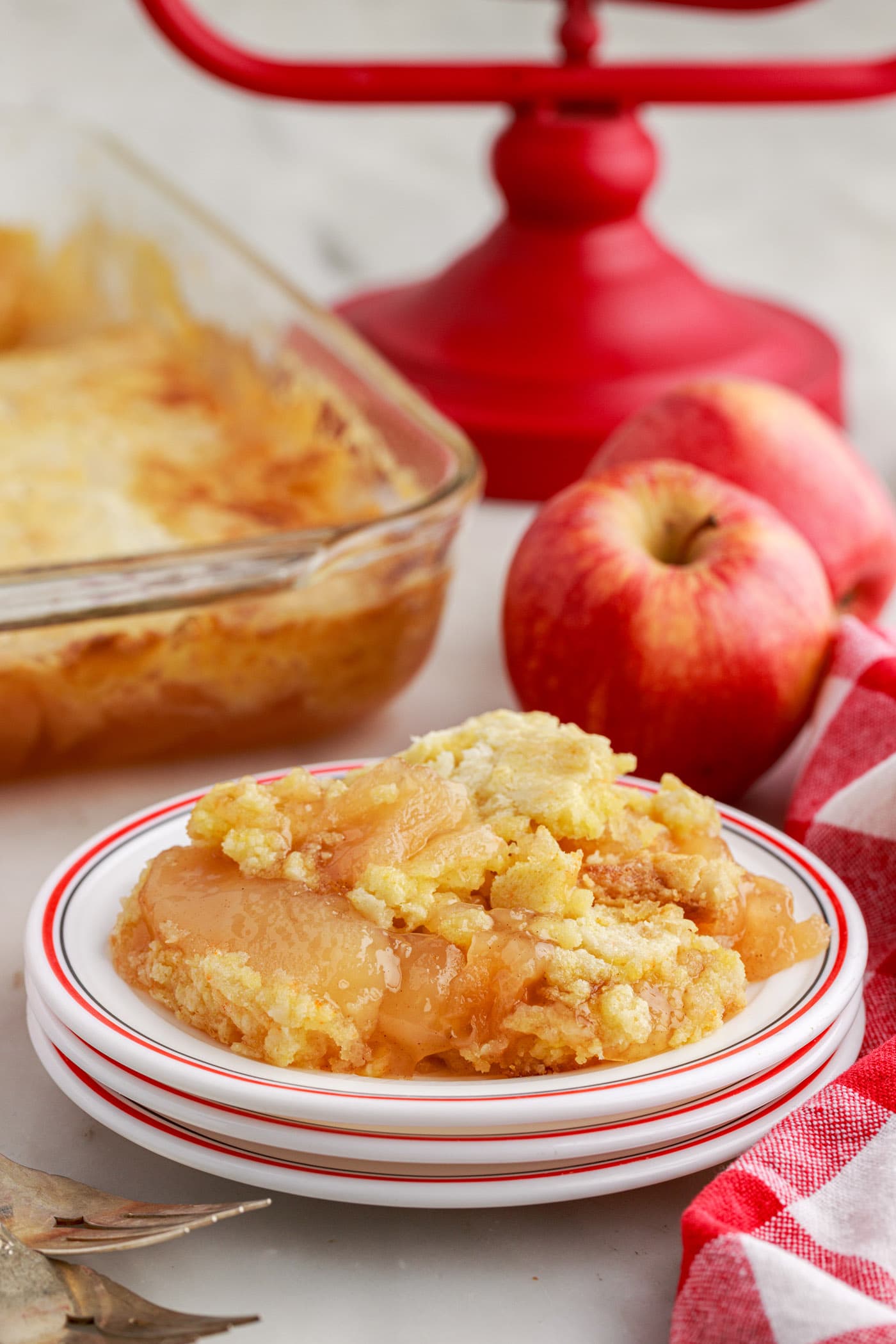 Apple Dump Cake - Amanda's Cookin' - Cake & Cupcakes