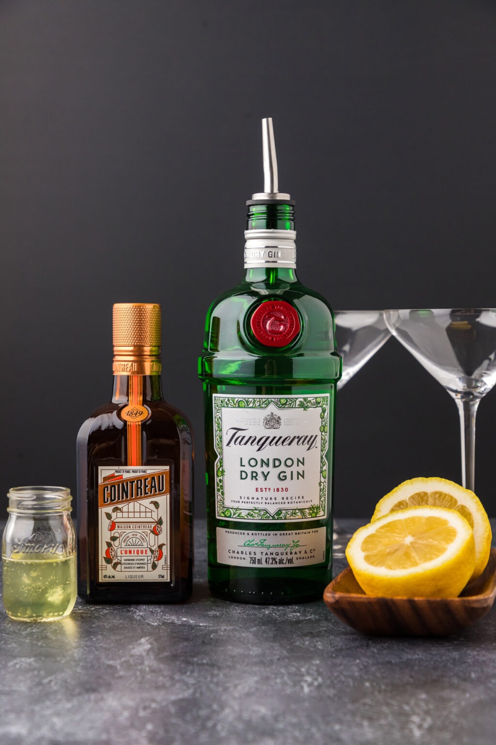 White Lady Cocktail - Amanda's Cookin' - Cocktails