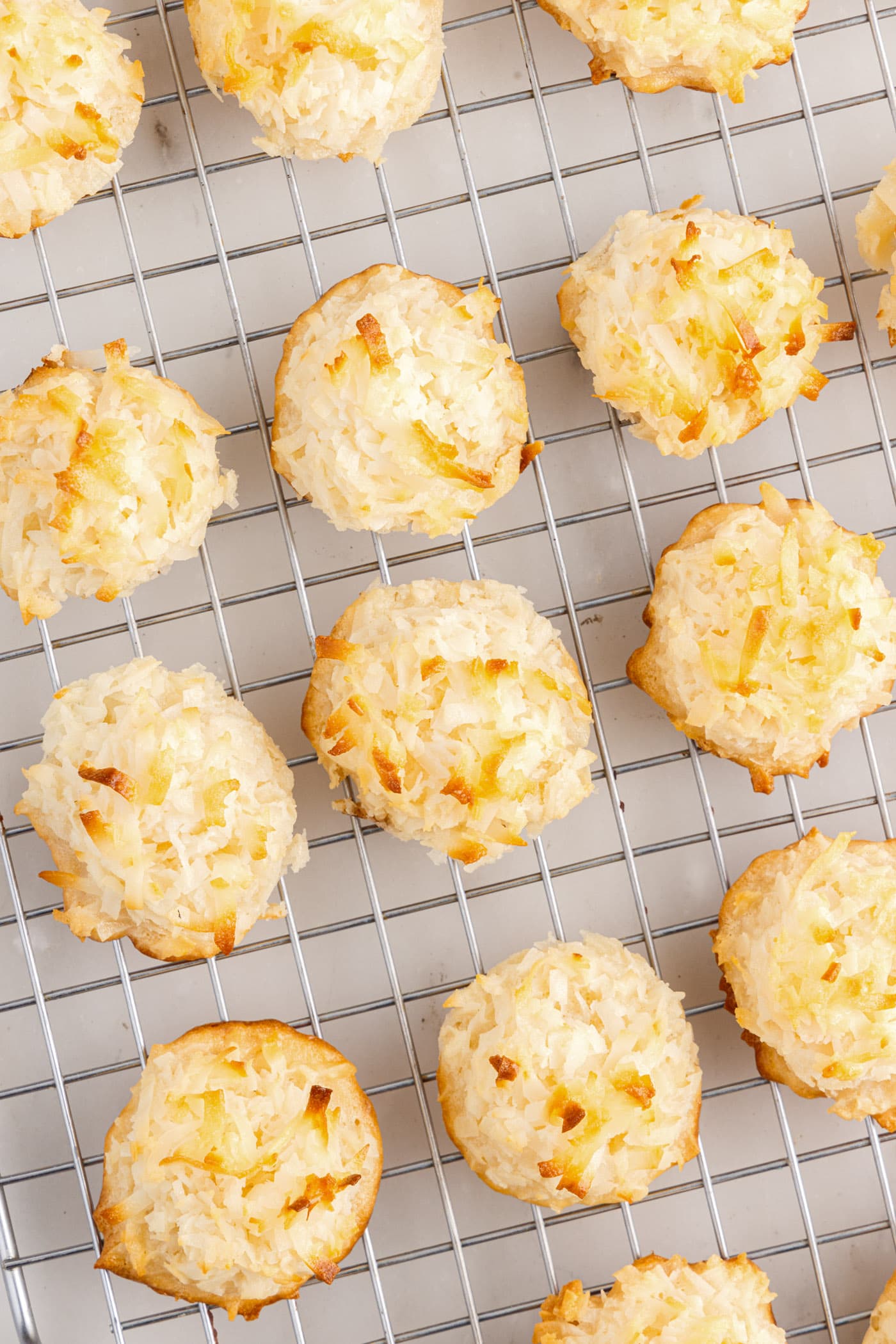 Coconut Macaroons - Amanda's Cookin' - Cookies, Brownies, & Bars
