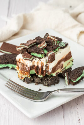 Mint Chocolate Dream Bars - Amanda's Cookin' - Cookies, Brownies, & Bars