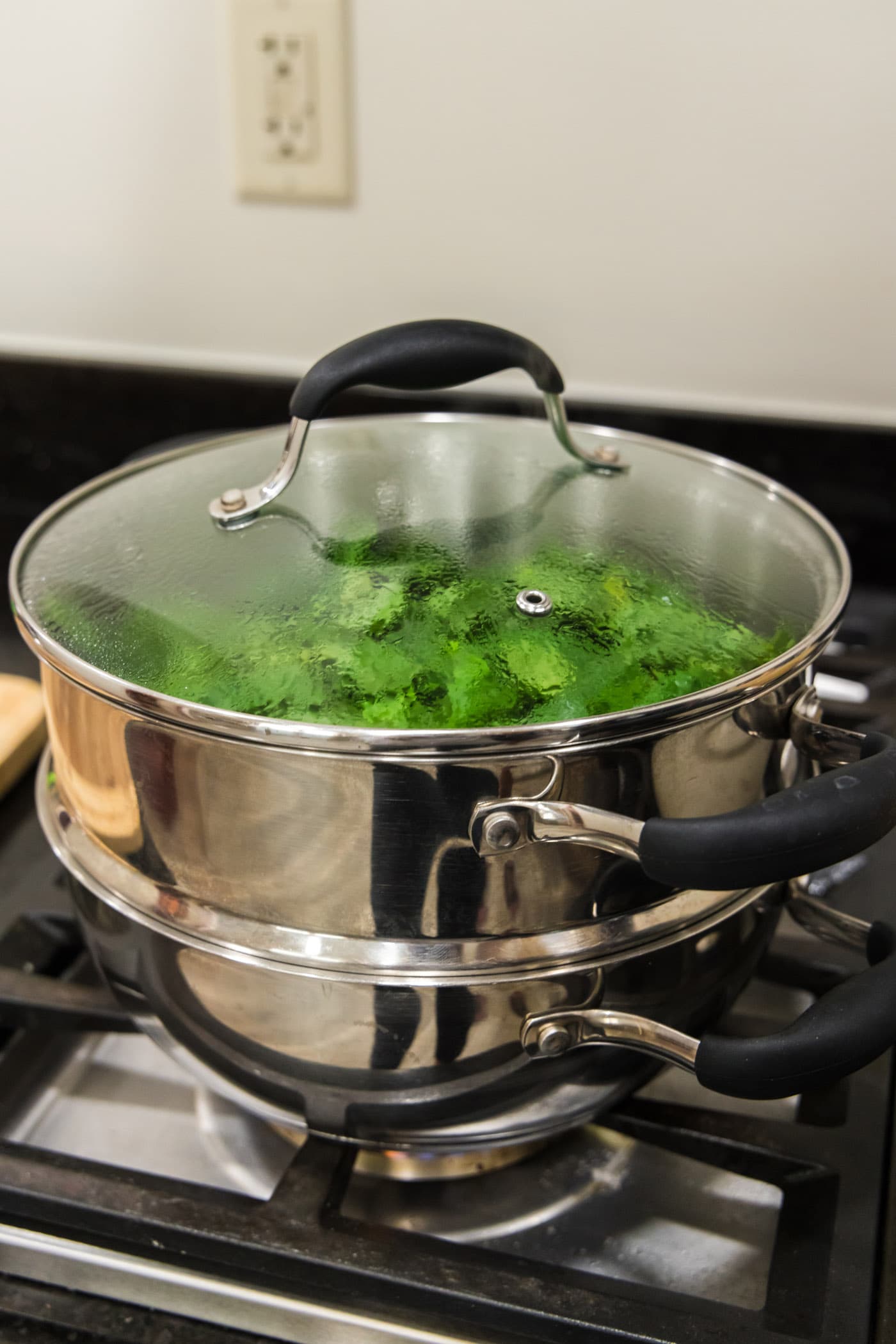 Steamed Spinach - Amanda's Cookin' - Vegetables